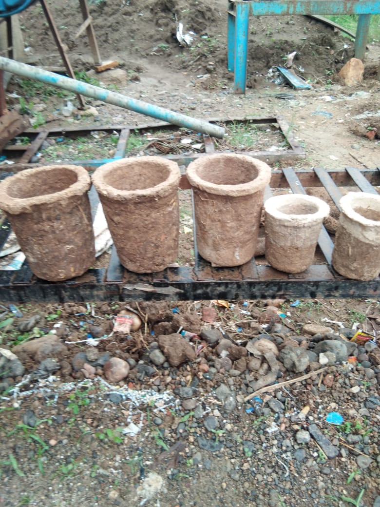Gujarat Farmer Gopal Singh Made Pots From Dug To Save Environment